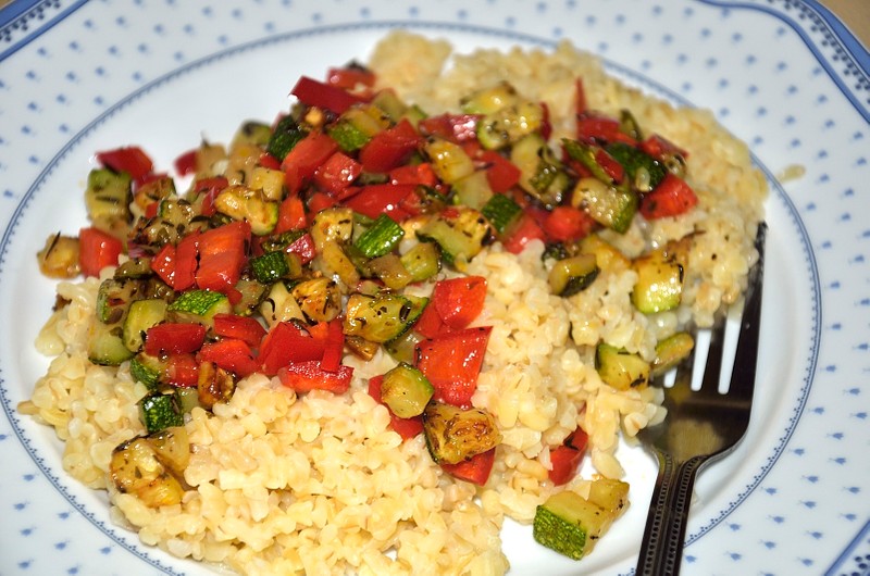 Bulgur se zeleninou a parmazánem recept | Vaření.cz